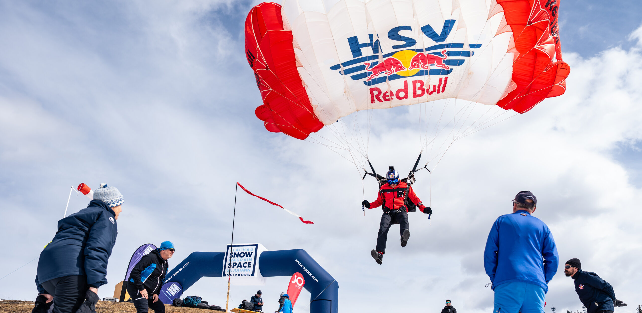 Parachute-Ski World Cup in St. Johann - SalzburgerLand Magazin