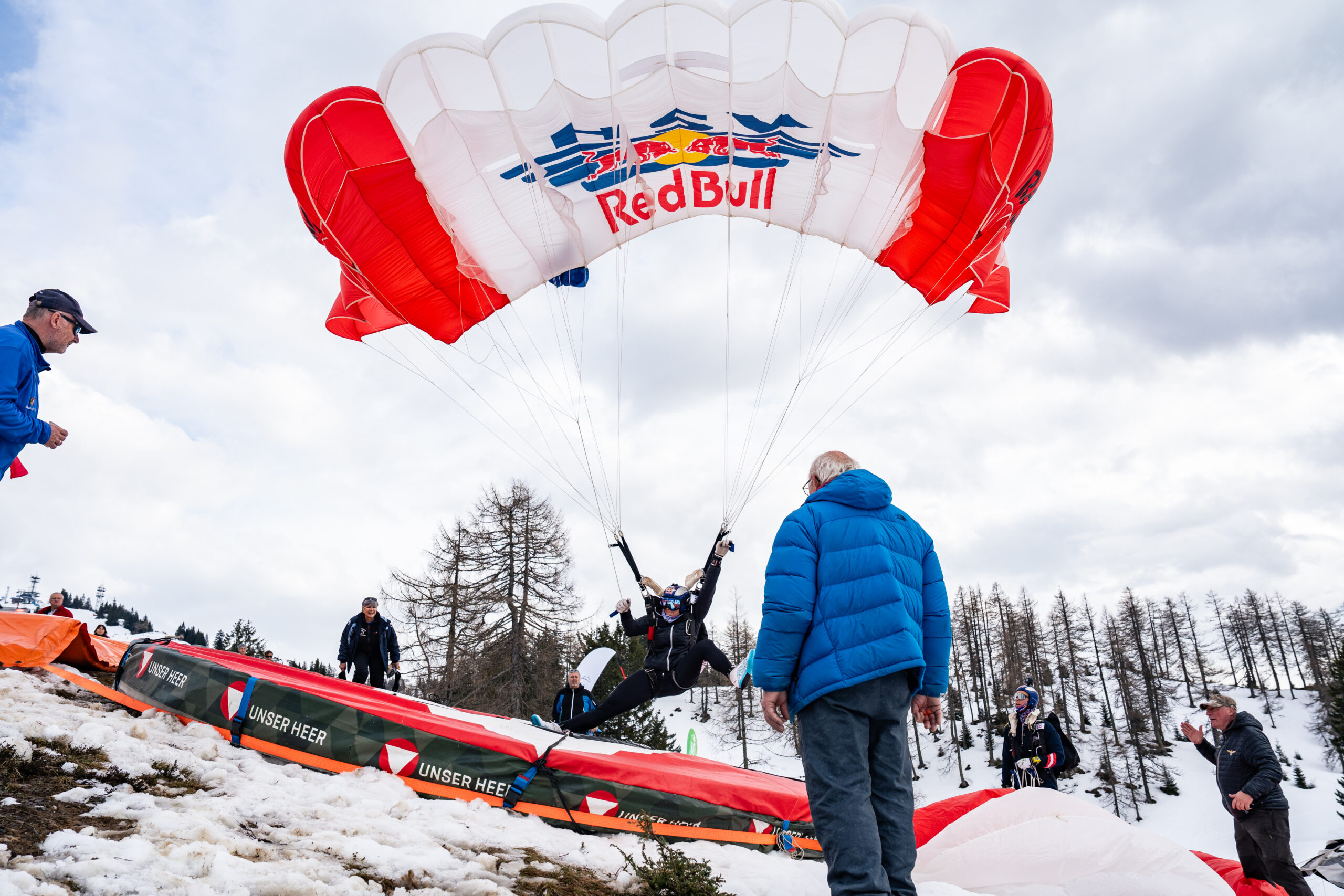 Parachute-Ski World Cup in St. Johann - SalzburgerLand Magazin
